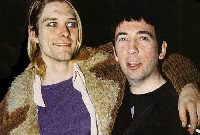 Rare footage of Nirvana hanging backstage with the Buzzcocks just ...