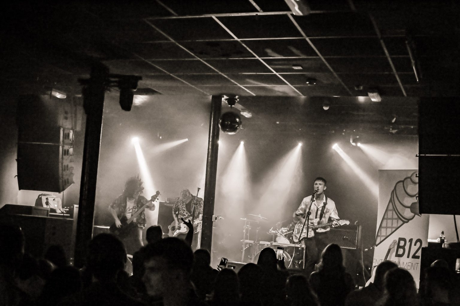 GIG REVIEW: The Petty Cassettes @ The Garage G2, Glasgow | Punktuation!