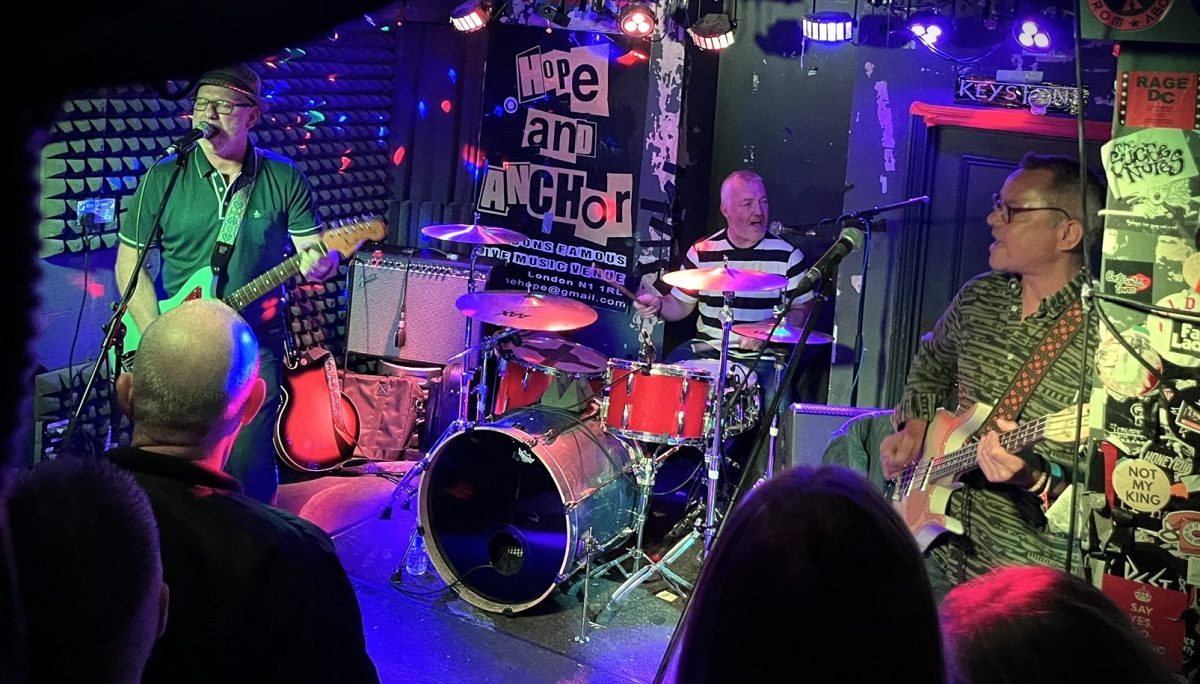 Live review: Guitar Gangsters / Friends of Luca Brasi / The Green Fog ...