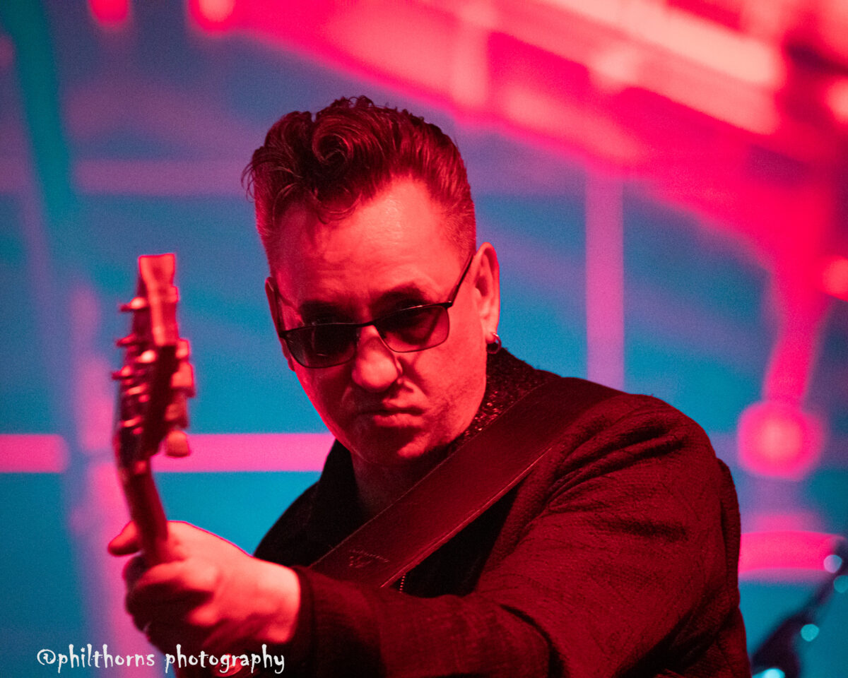 Live review: Richard Hawley at Barrow Hill Roundhouse | Punktuation!