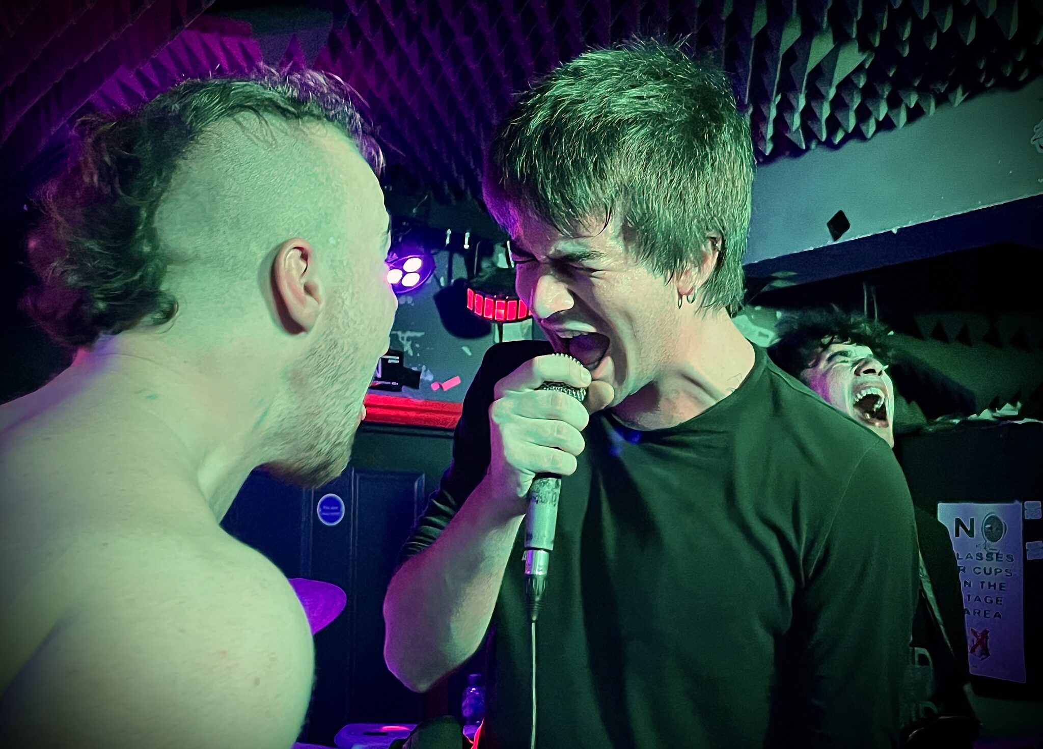 Live Review: Yur Mum / Spleen, London Hope & Anchor, 6th Dec 2024 ...
