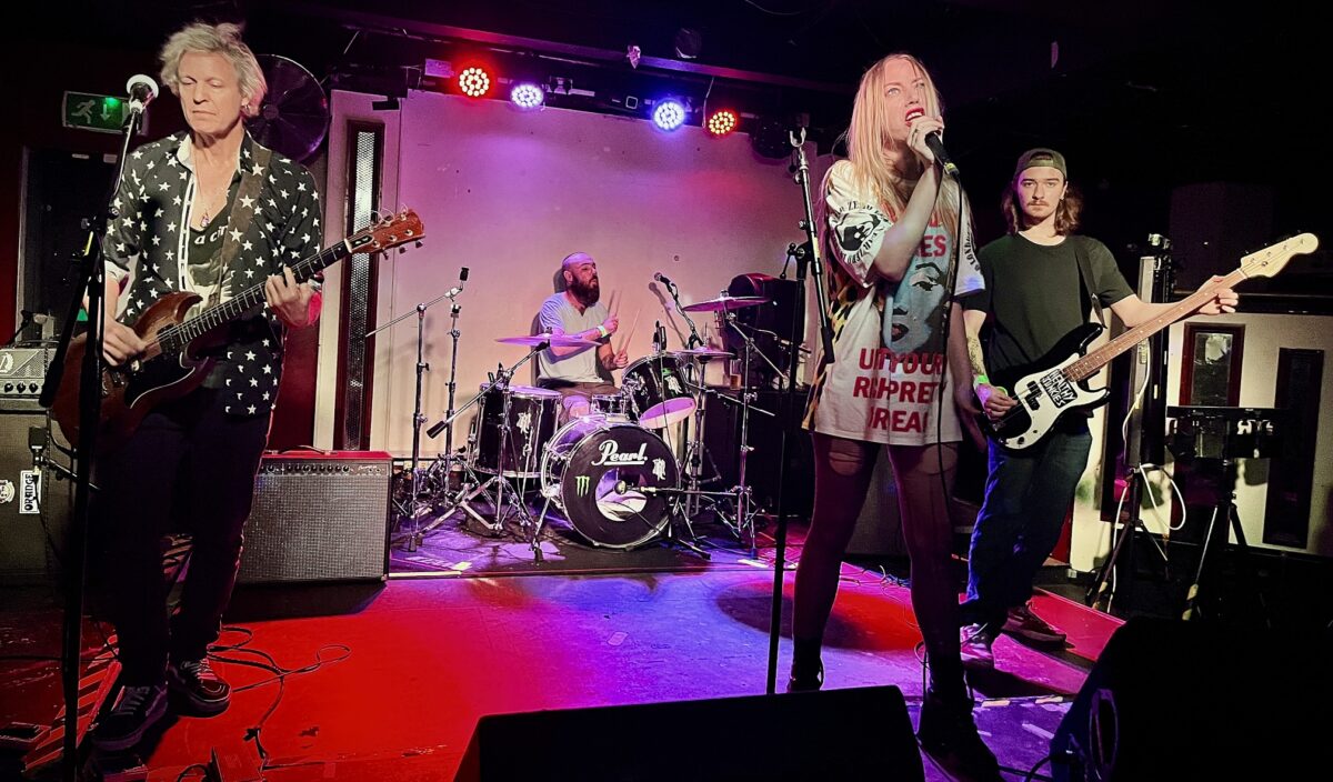 They've done it again! 'Gaslight' - the illuminating new single from ...